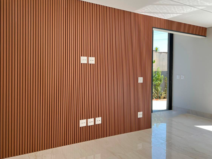 Painel Ripado Madeira Plástica WPC Amendôla - Caixa 2,57m2